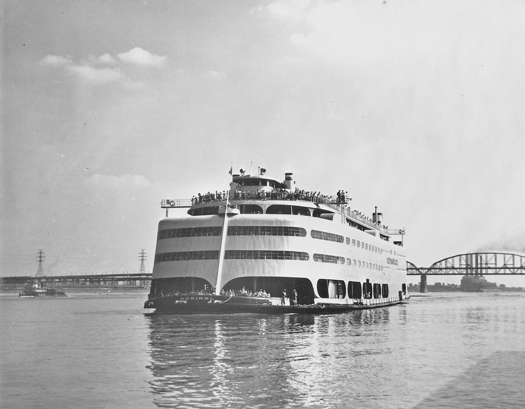 ‎Admiral (Excursion boat, 1940-) - UWDC - UW-Madison Libraries
