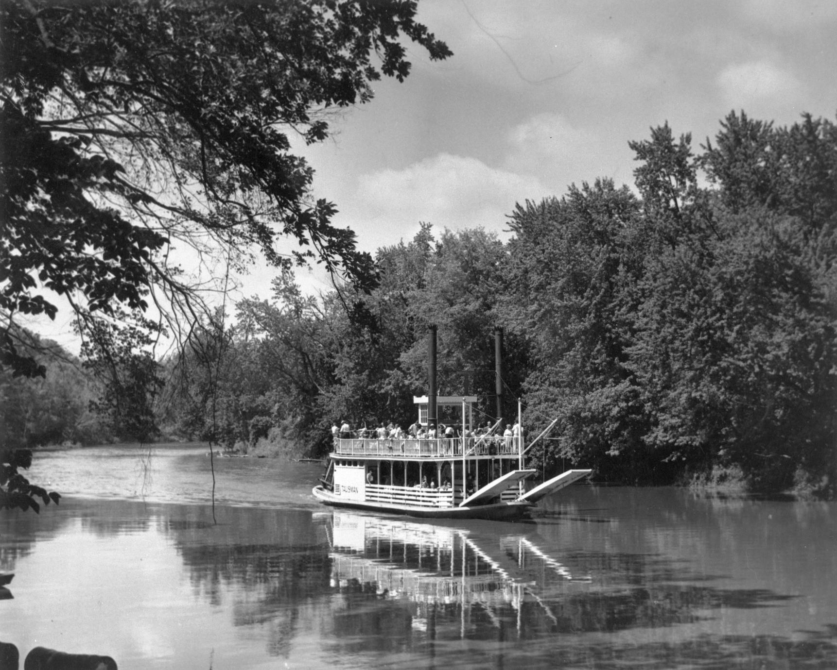 ‎Talisman (Excursion boat, 1988) - UWDC - UW-Madison Libraries