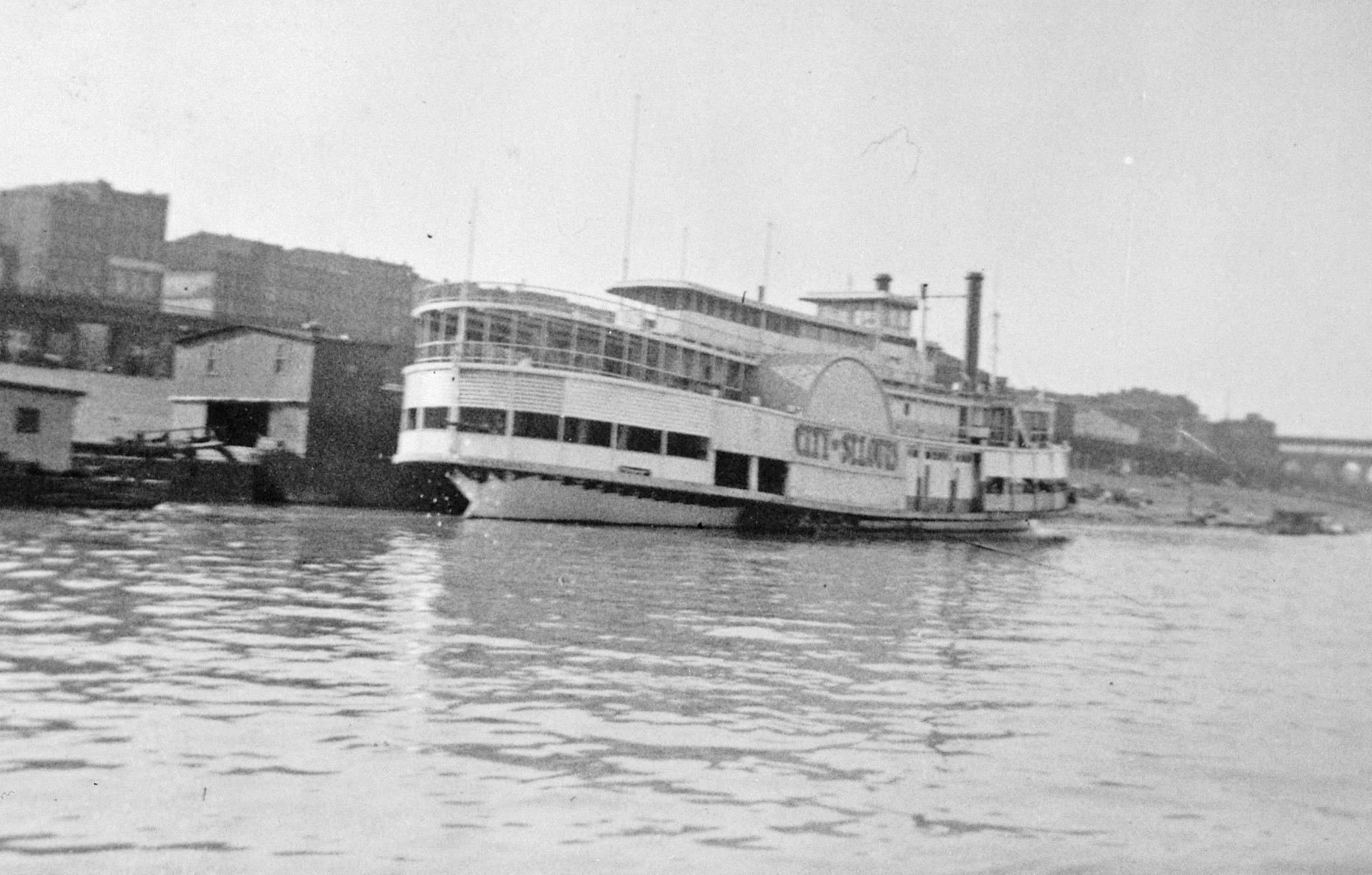 ‎City of St. Louis (Packet/Excursion/Harbor boat, 1907-1946?) - UWDC ...
