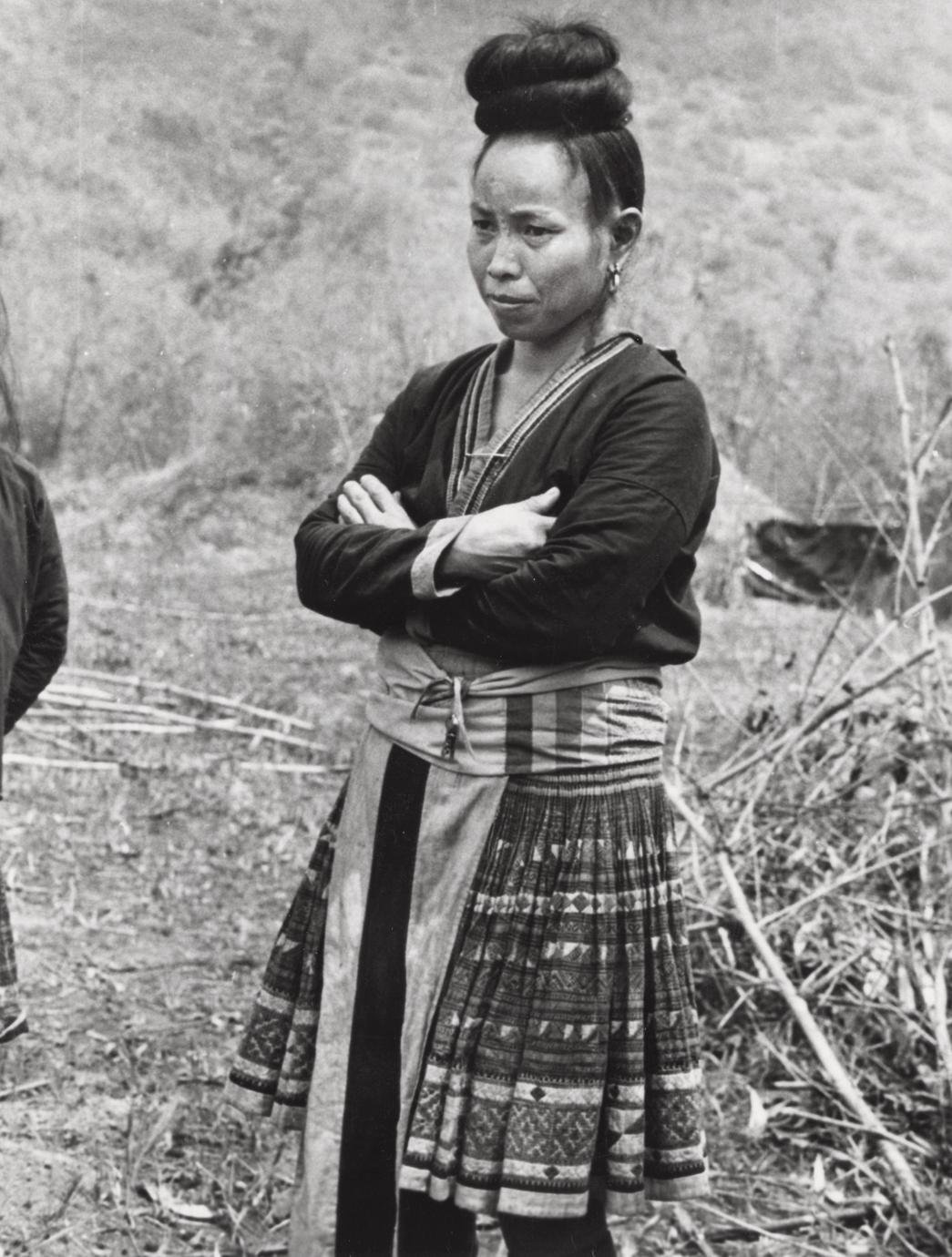 ‎A Blue Hmong woman in Houa Khong Province - UWDC - UW-Madison Libraries