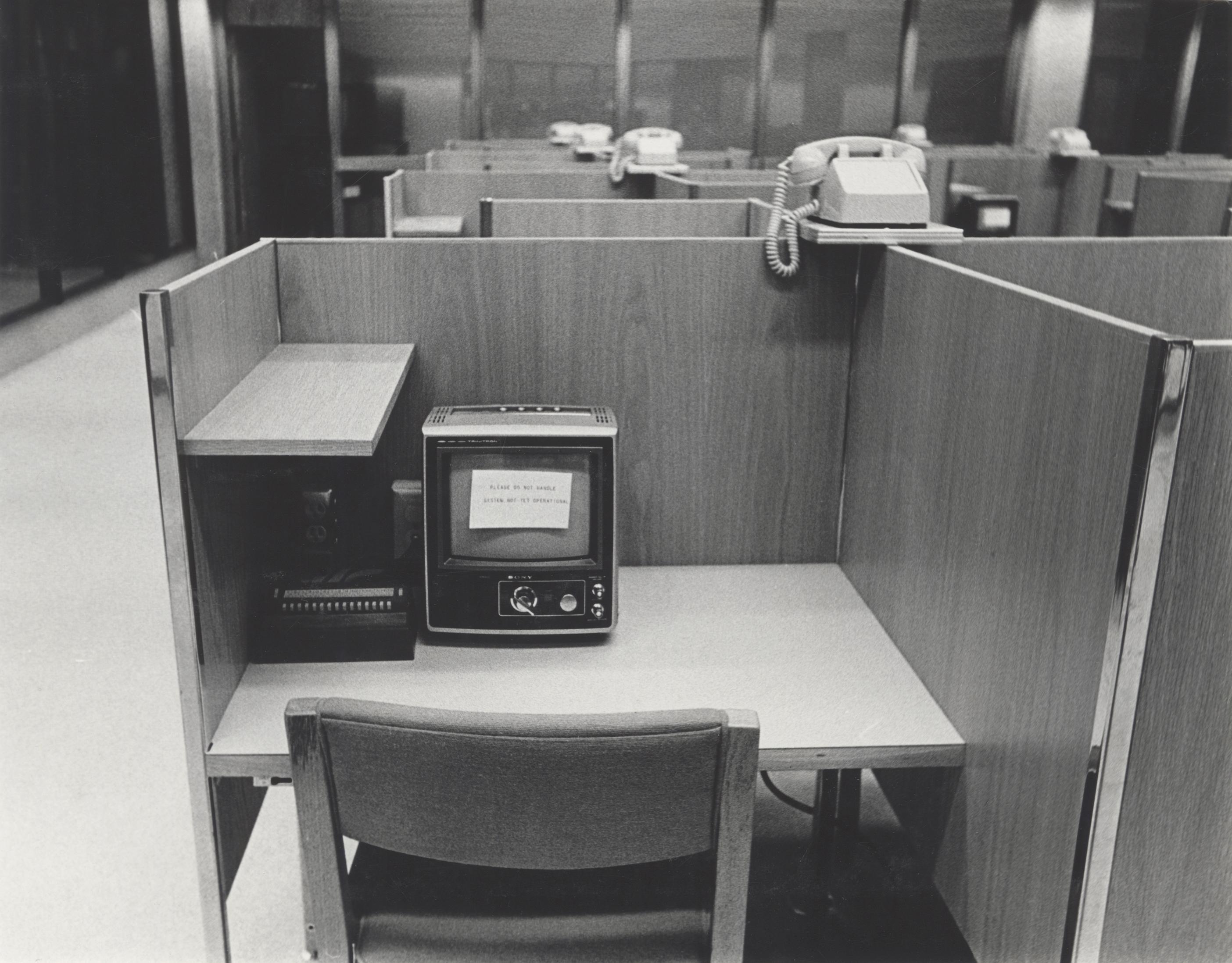 ‎Student workspaces in the UW-Parkside library - UWDC - UW-Madison ...