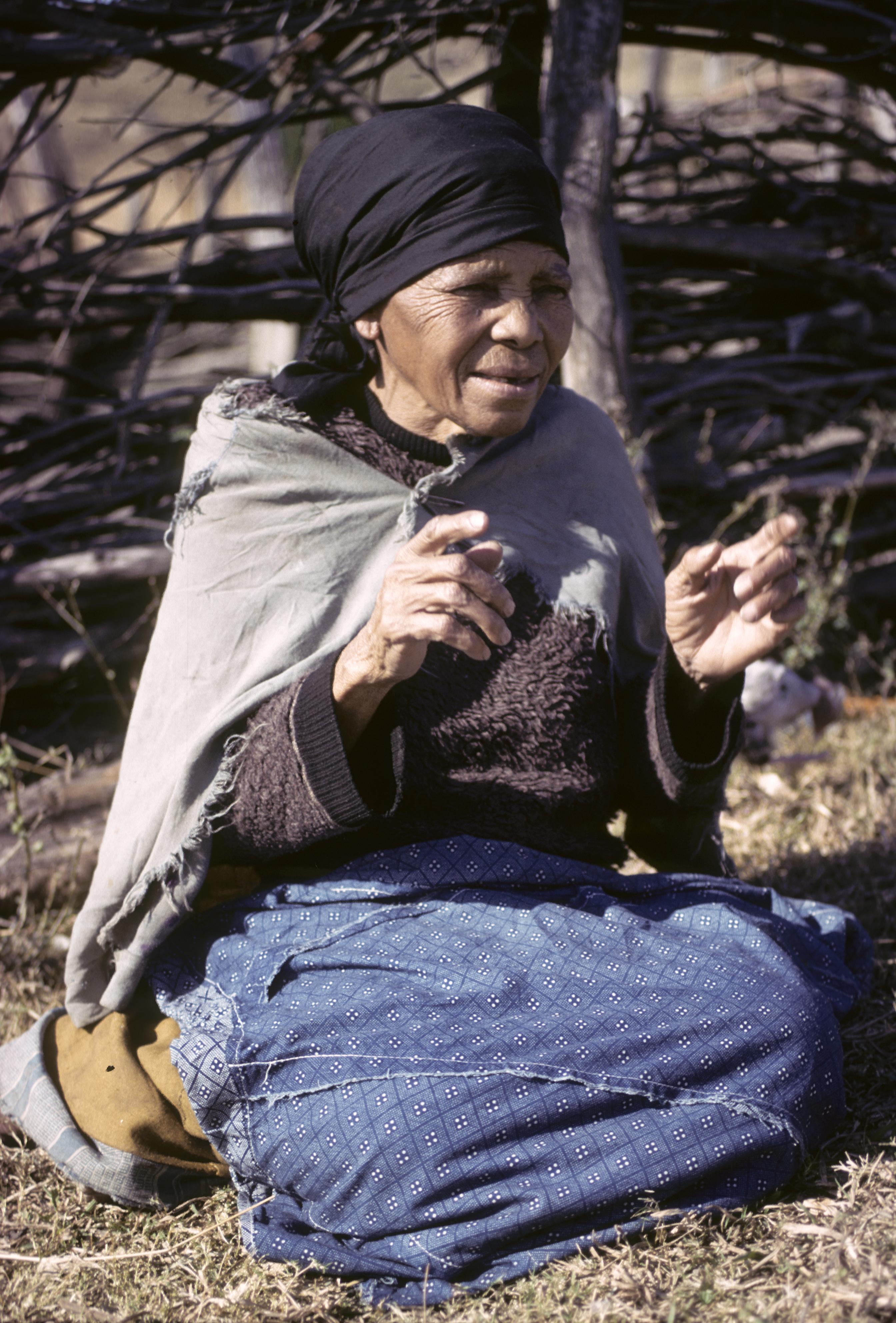 ‎Southern African storyteller : Nohatyula Miyeki, a Xhosa storyteller ...