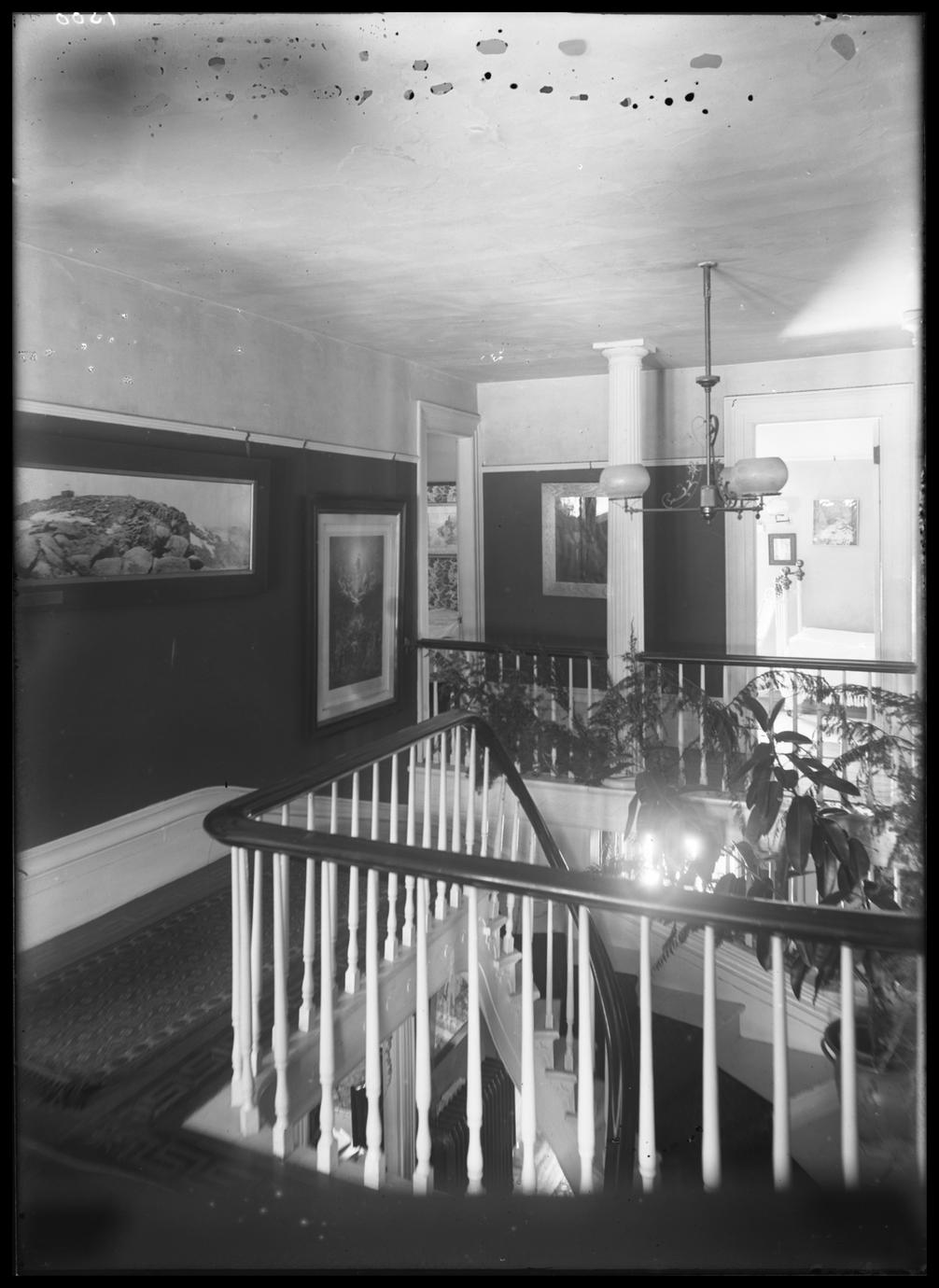 ‎Z. G. Simmons - upper hall - UWDC - UW-Madison Libraries