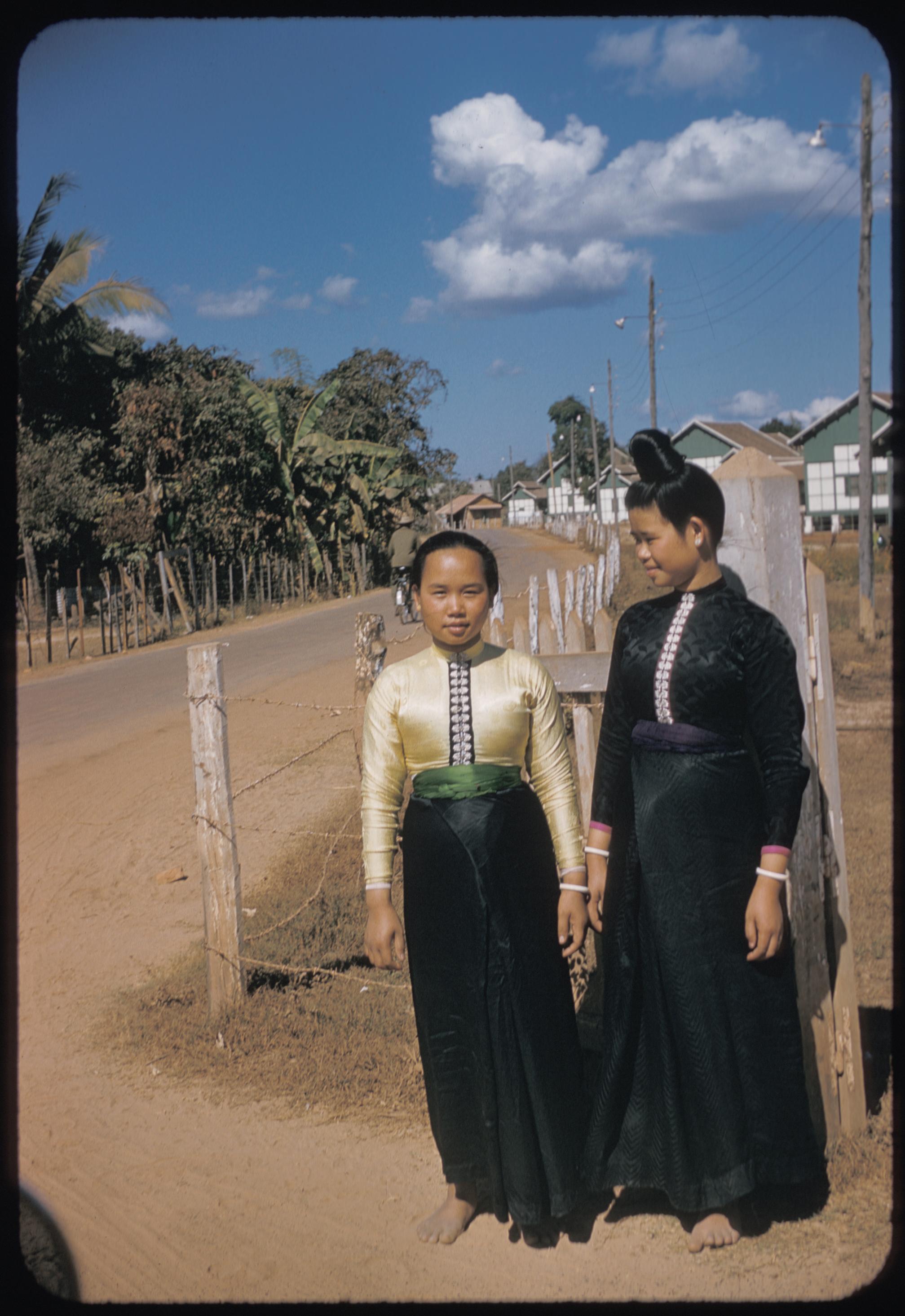 ‎Tai Dam girls in Vientiane - UWDC - UW-Madison Libraries