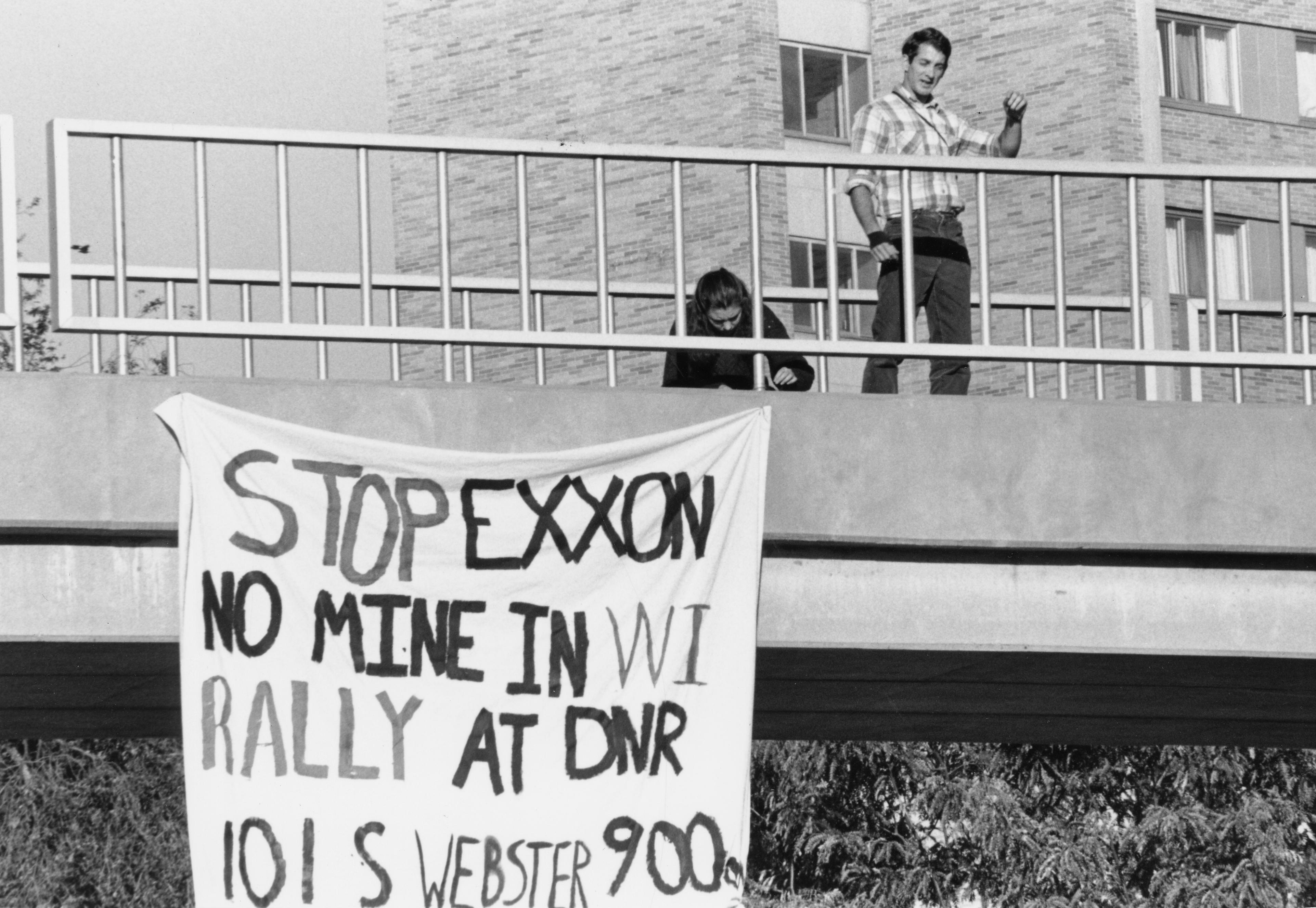 ‎Anti-Exxon mine rally - UWDC - UW-Madison Libraries