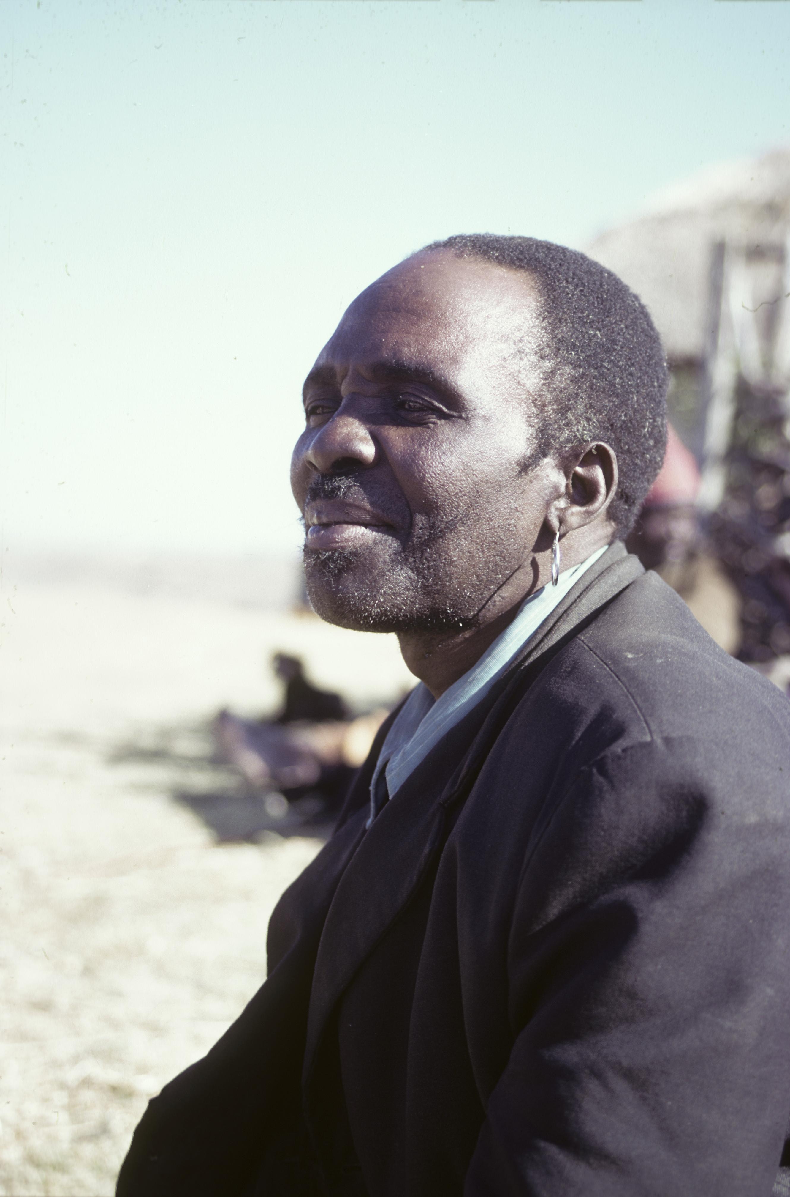 ‎Southern African storyteller : Tshatshu, a Zulu storyteller - UWDC ...