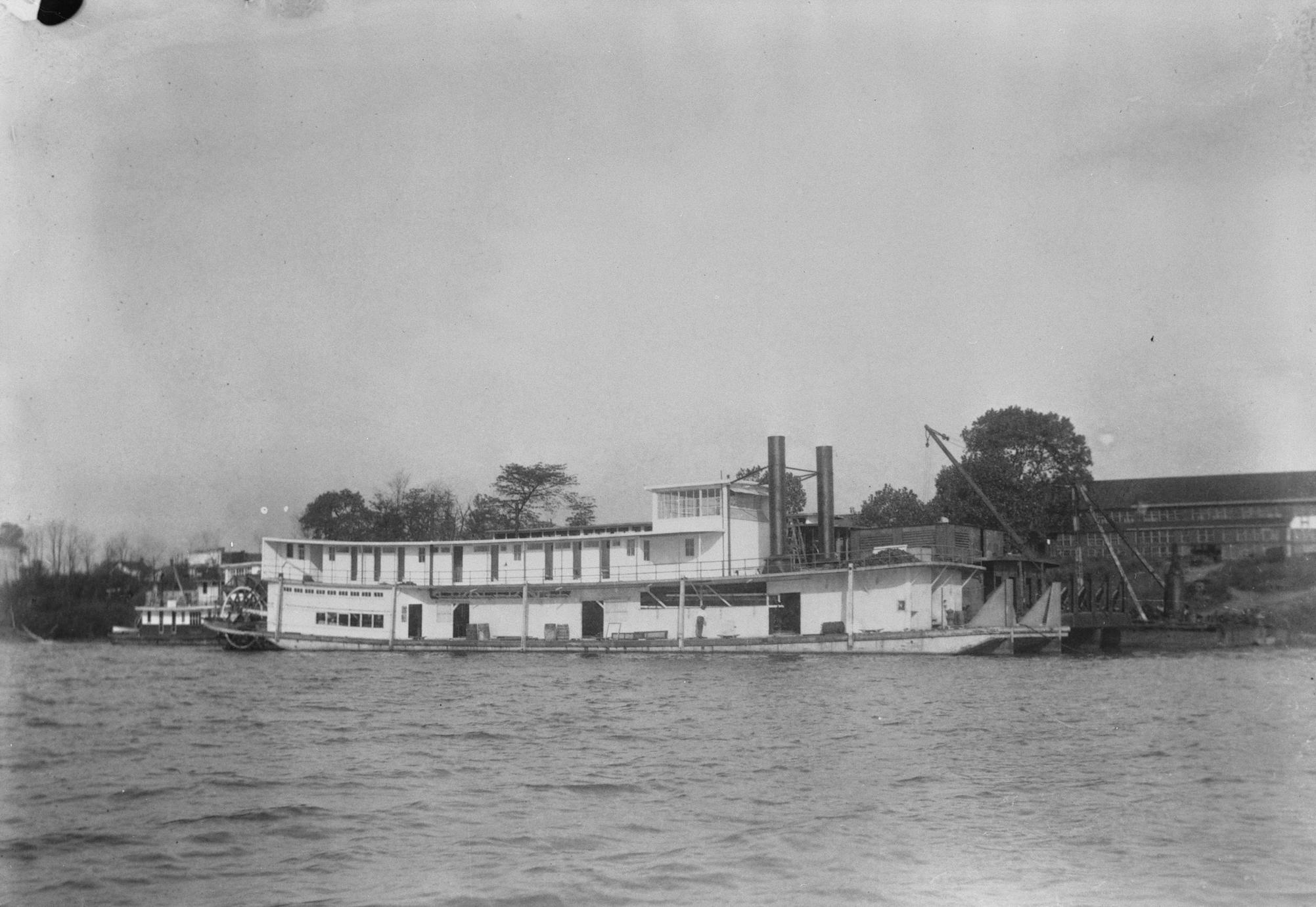 ‎Loretta Howard (Towboat, 1929-1932) - UWDC - UW-Madison Libraries