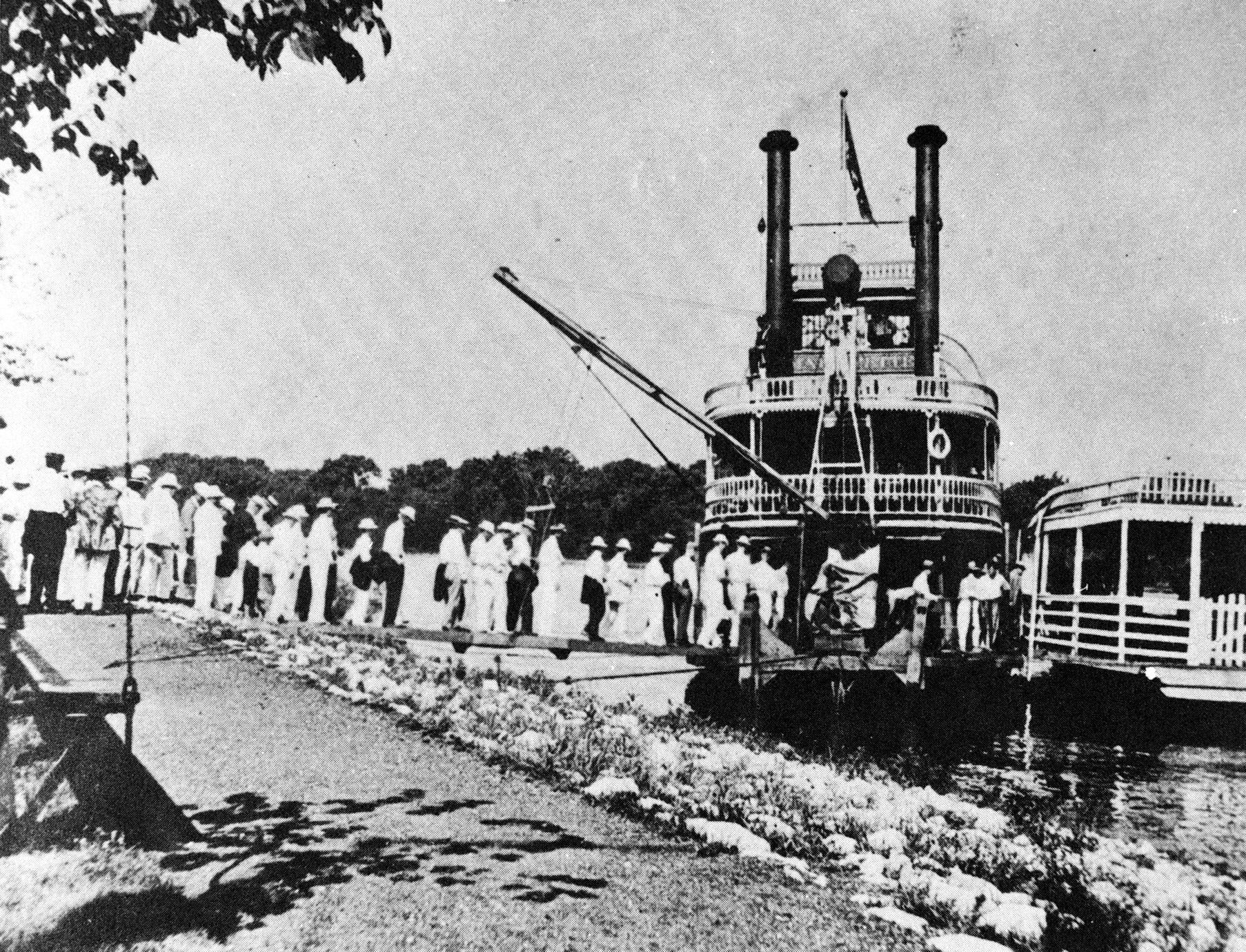 ‎Marquette (Towboat, 1913-1930?) - UWDC - UW-Madison Libraries