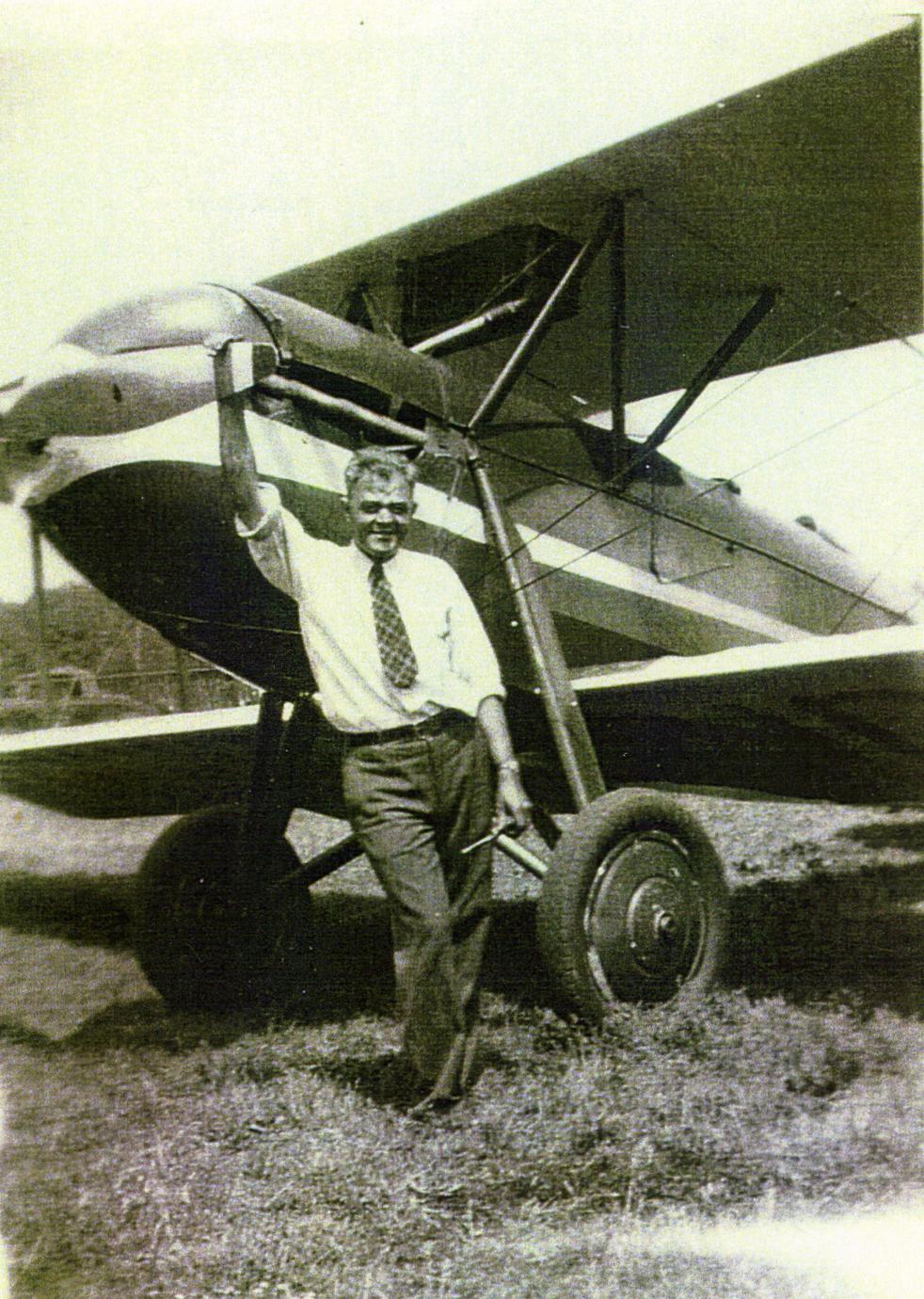 ‎John Curcio with OX-5 Waco 10 - UWDC - UW-Madison Libraries