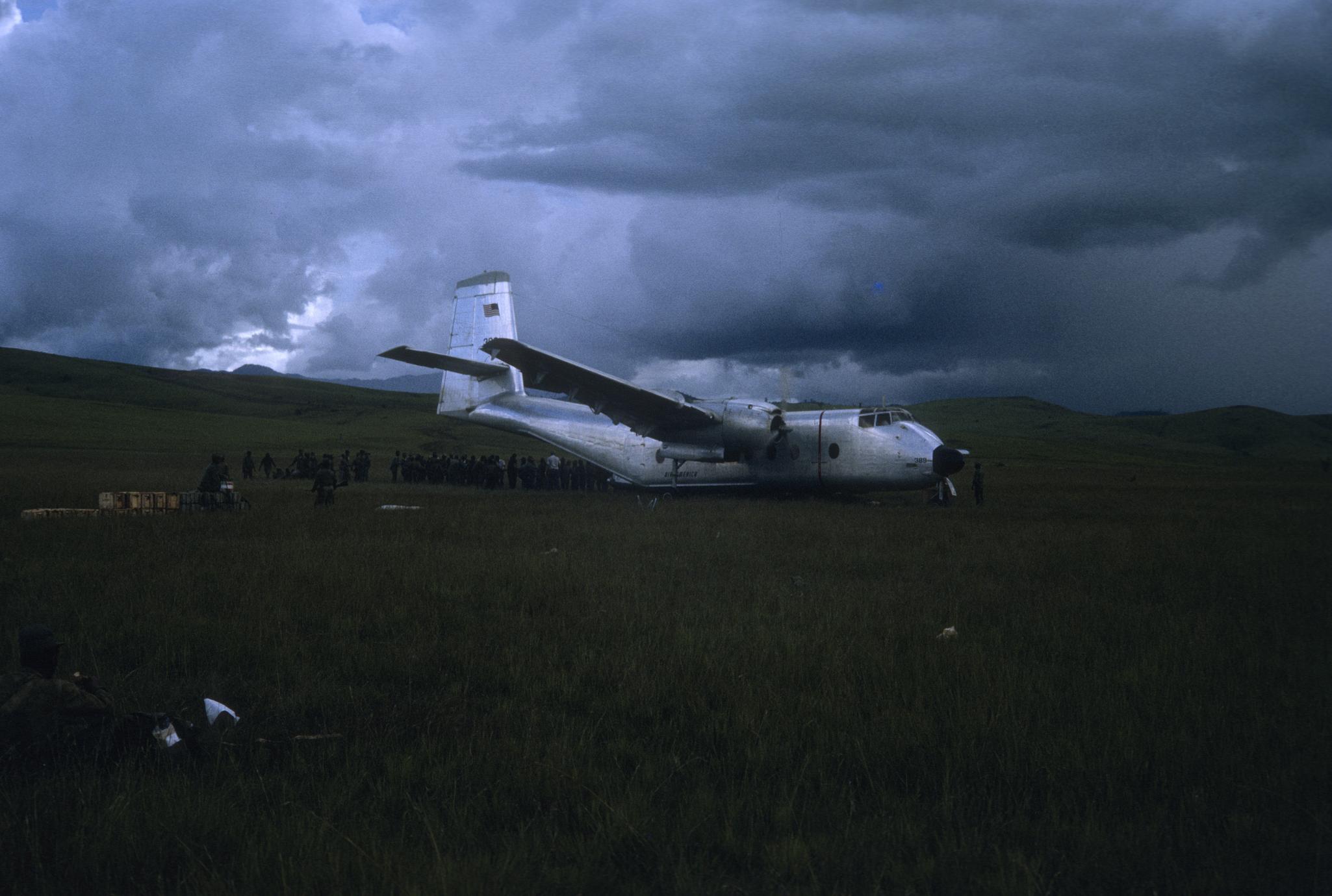 ‎Airplane stuck in mud - UWDC - UW-Madison Libraries