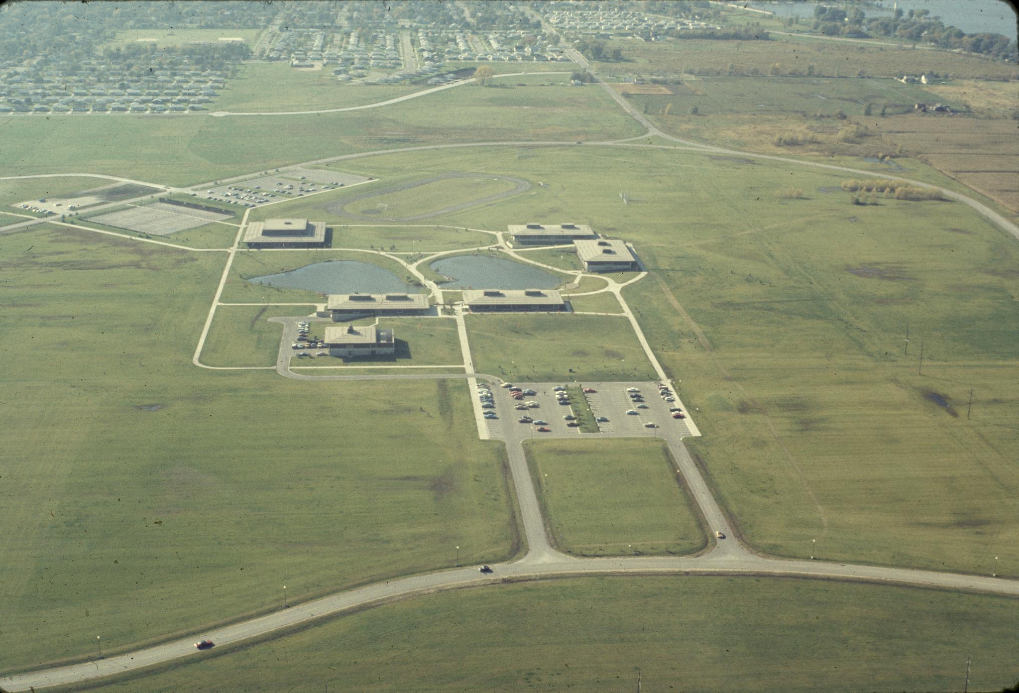 ‎Aerial view, UW Fond du Lac - UWDC - UW-Madison Libraries