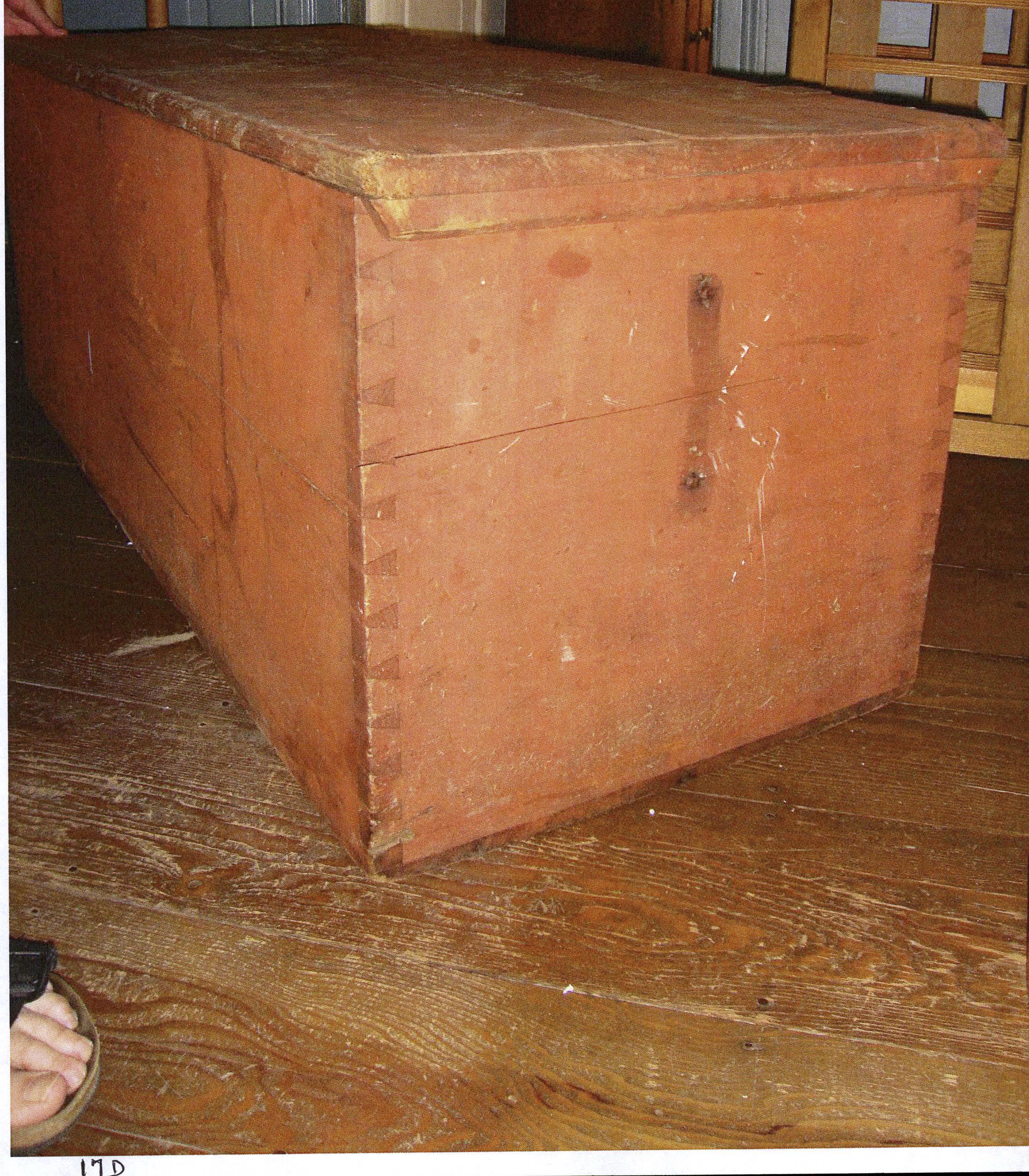 With hammer in hand : the Dominy craftsmen of East Hampton, New York ...